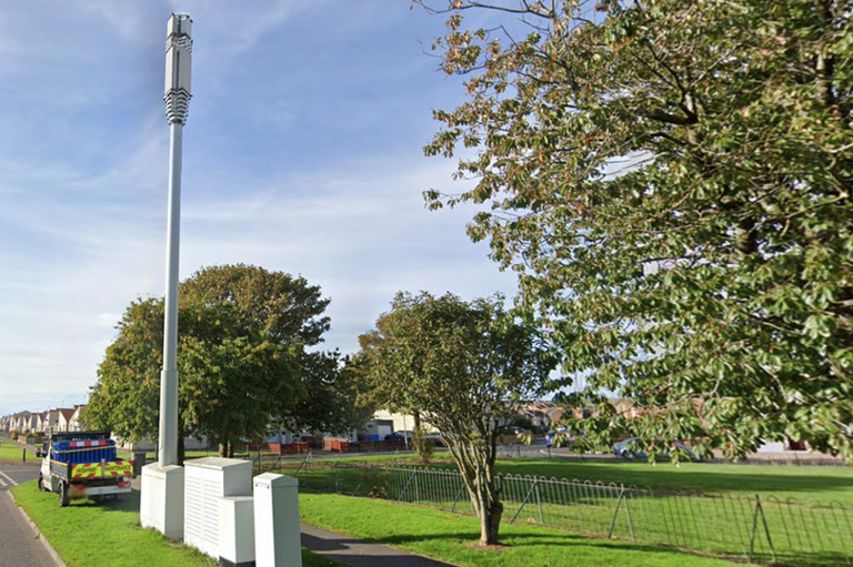 Huge fire destroys 5G mast in Ardrossan as police lock down residential ...