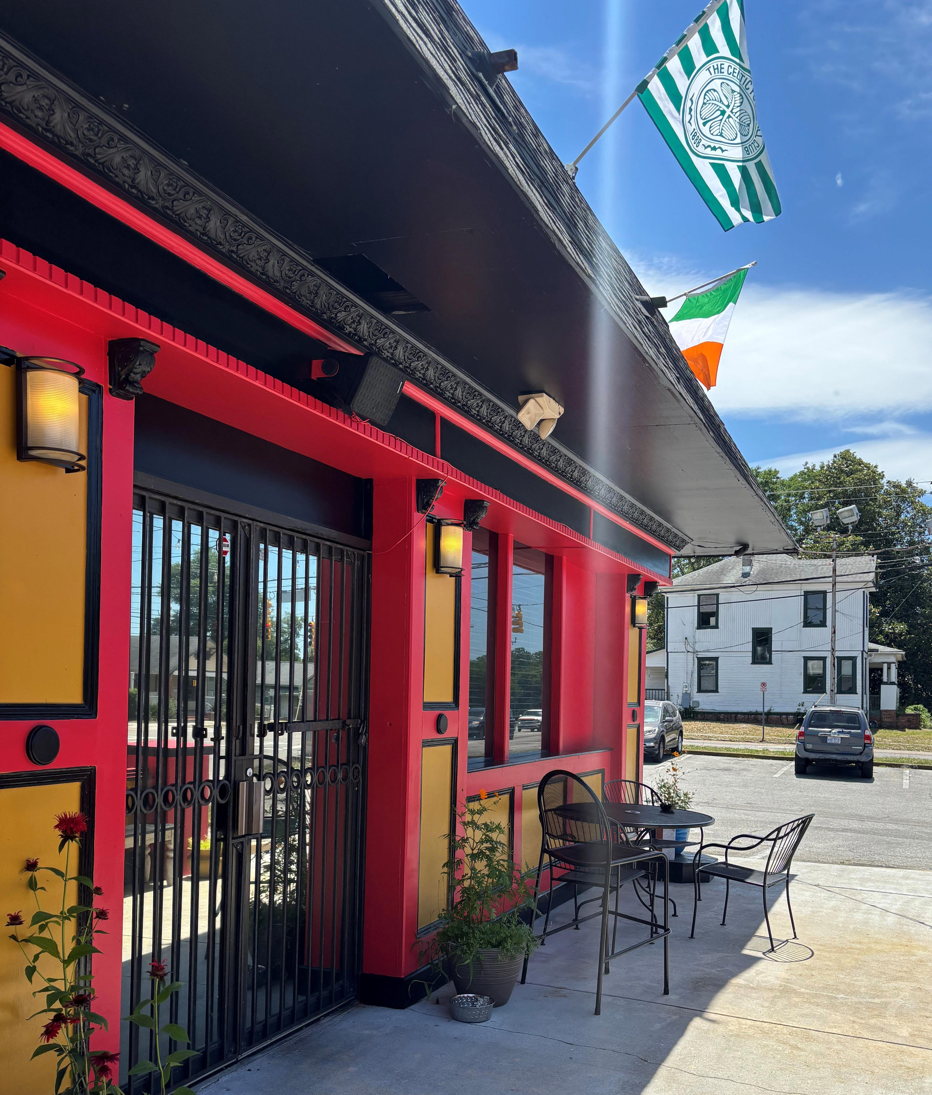 What restaurants are open on Christmas Day in the Wilmington area?