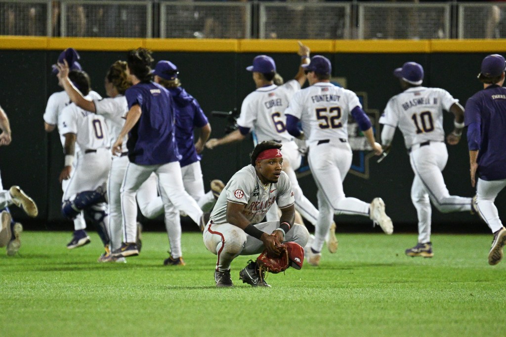 LSU clinches spot in College World Series final after Arkansas botches ...