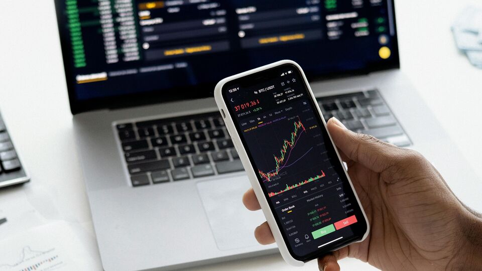Penny stock below ₹10 hits upper circuit despite soft trend on Dalal Street