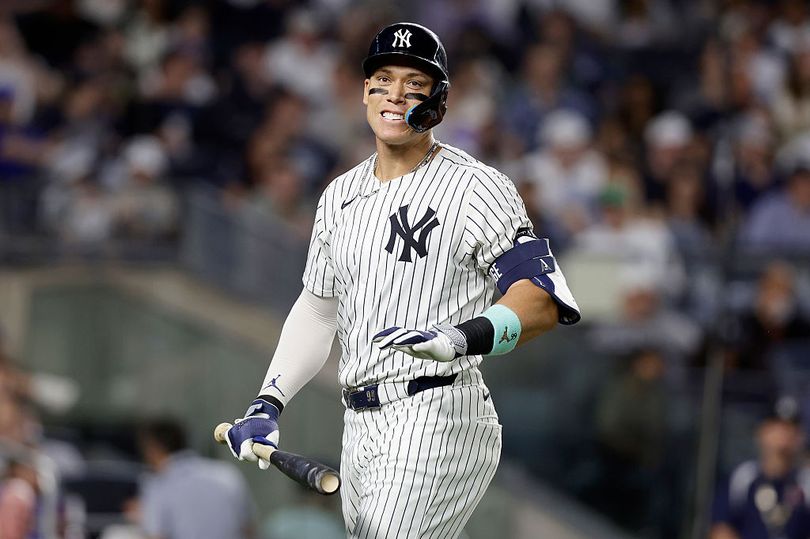 Yankees fans shower team with boos amid historic offensive drought
