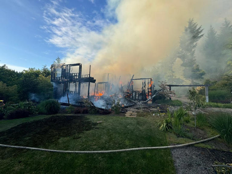 PHOTOS: Fire engulfs house off of NW Skyline Blvd