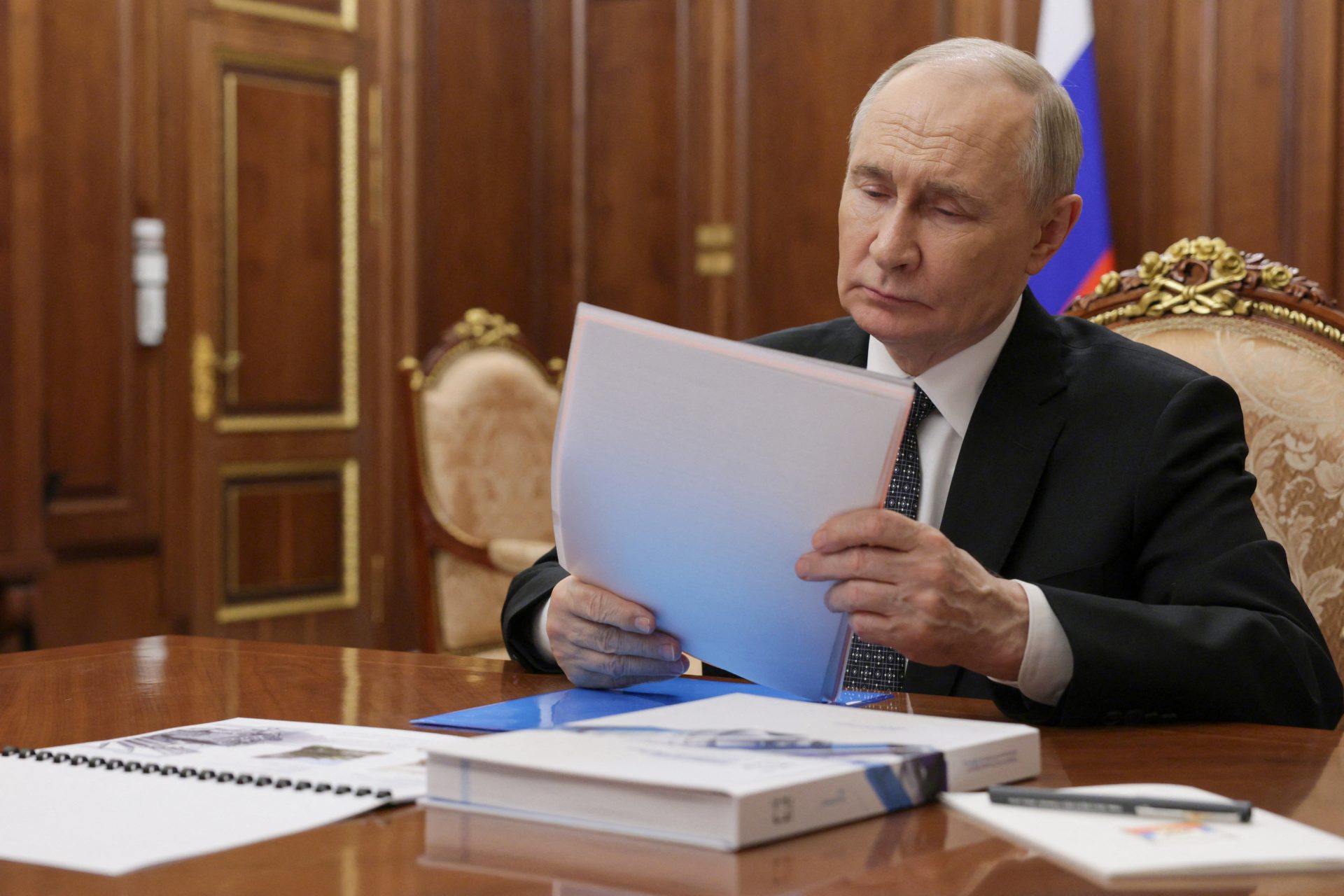 Verheerender Angriff: Ukrainische Drohnen schalten russische Luftabwehr aus