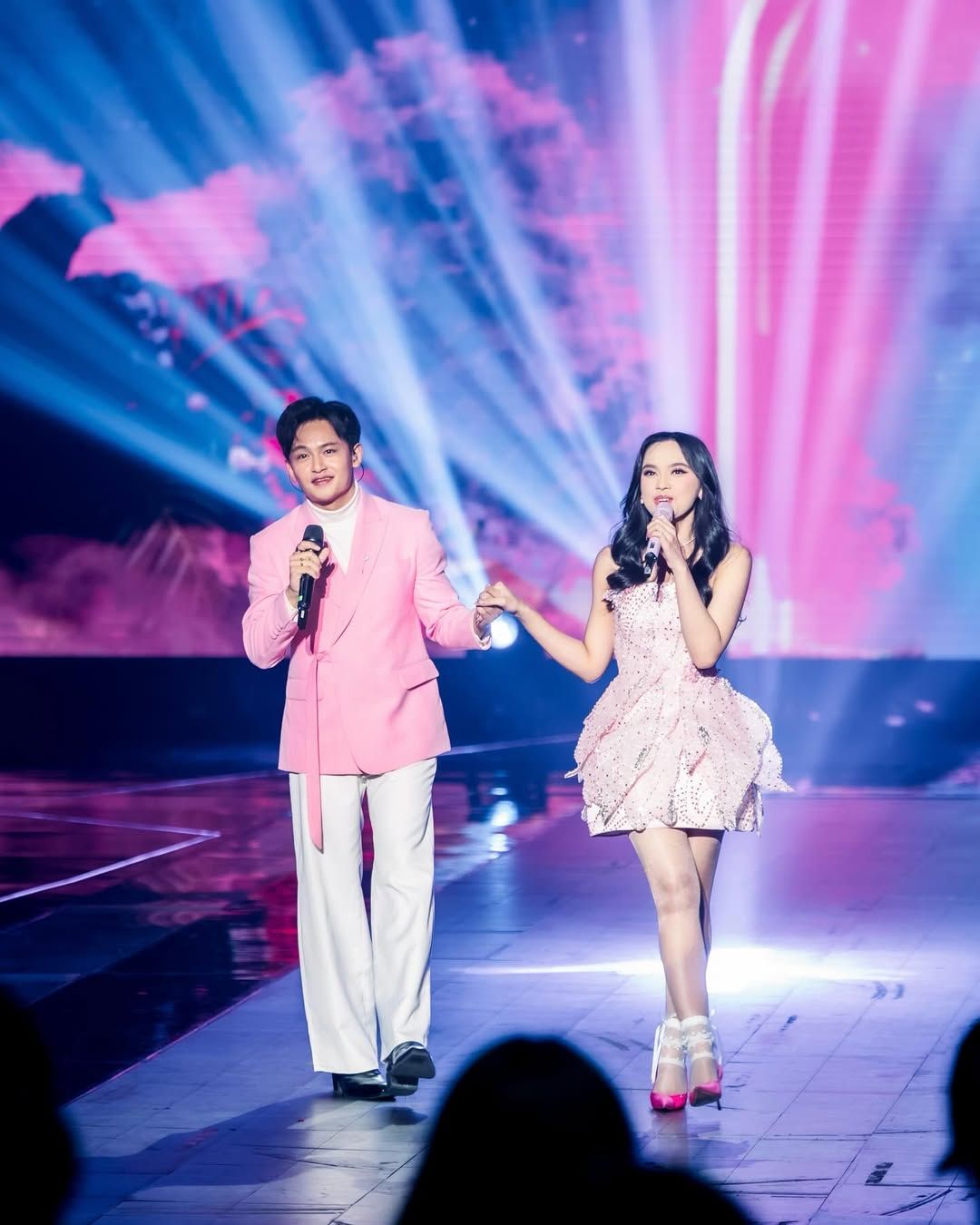 Kompak Serba Pink, Intip Tampilan Serasi Lyodra dan Randy Martin di ...