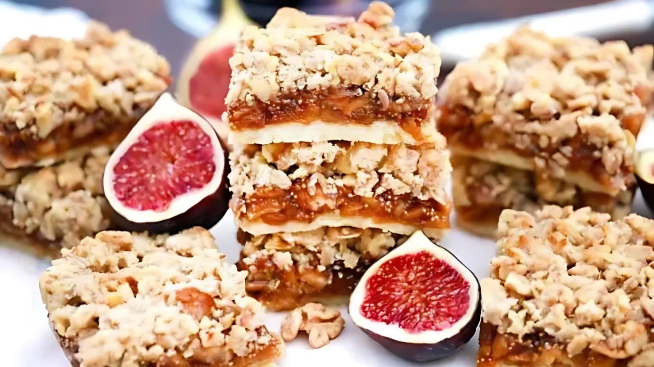 18 Bar Treats That Are Small Enough to Justify Eating Five (Trust Me)