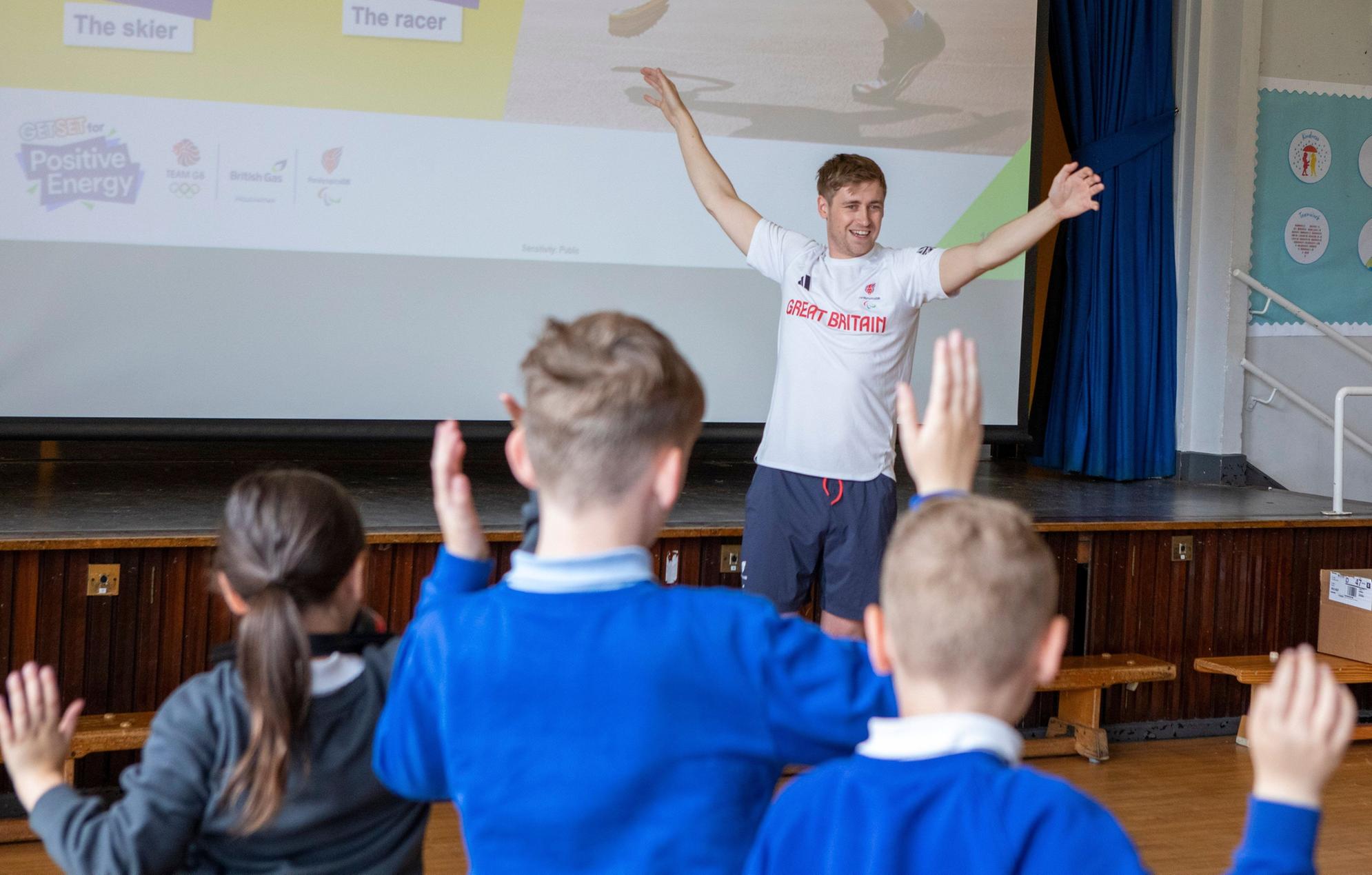 ParalympicsGB athlete Stephen Clegg visits Cadder Primary School for ...