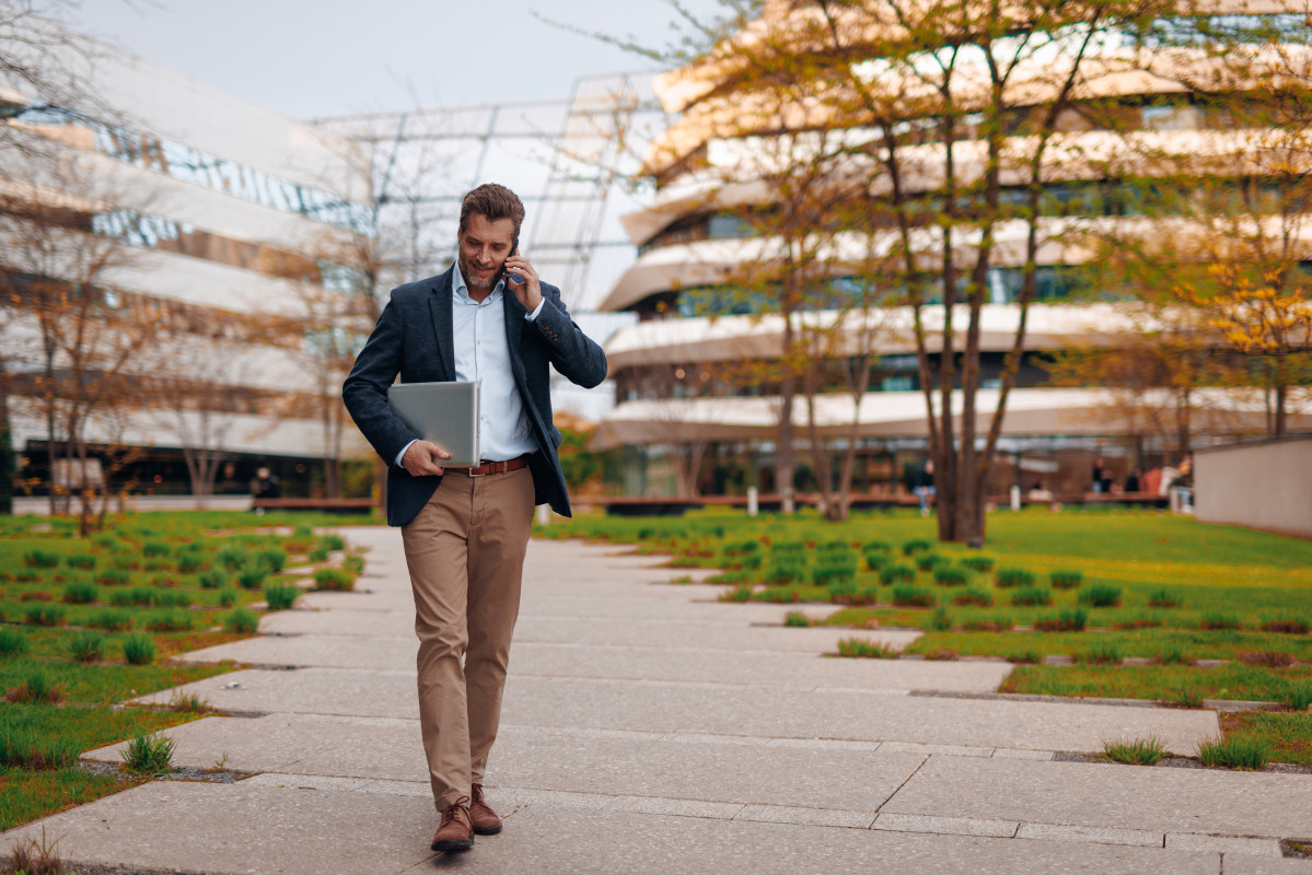 These 5 Minute Moves Build Strength Anywhere Trainer Says