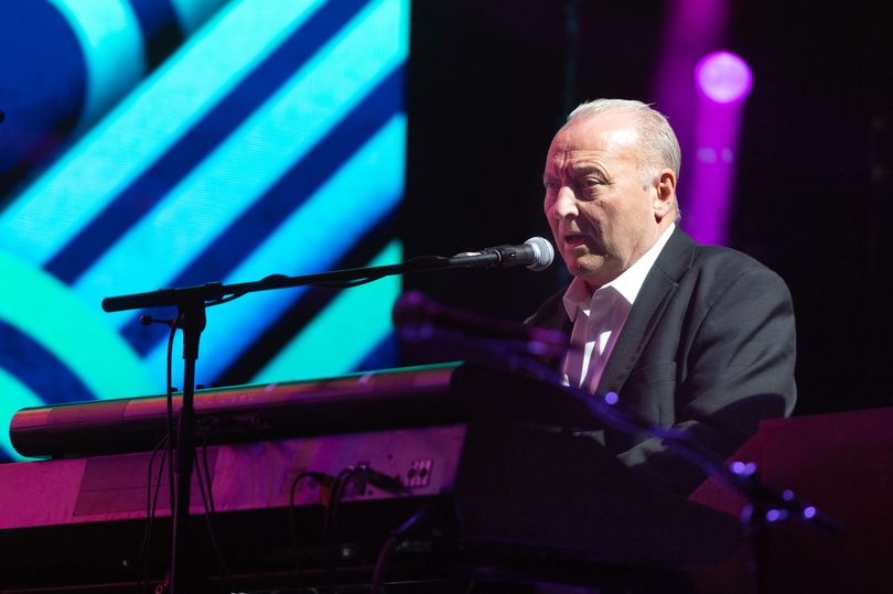 Deacon Blue star dies aged 64 after health battle as band share 'great ...