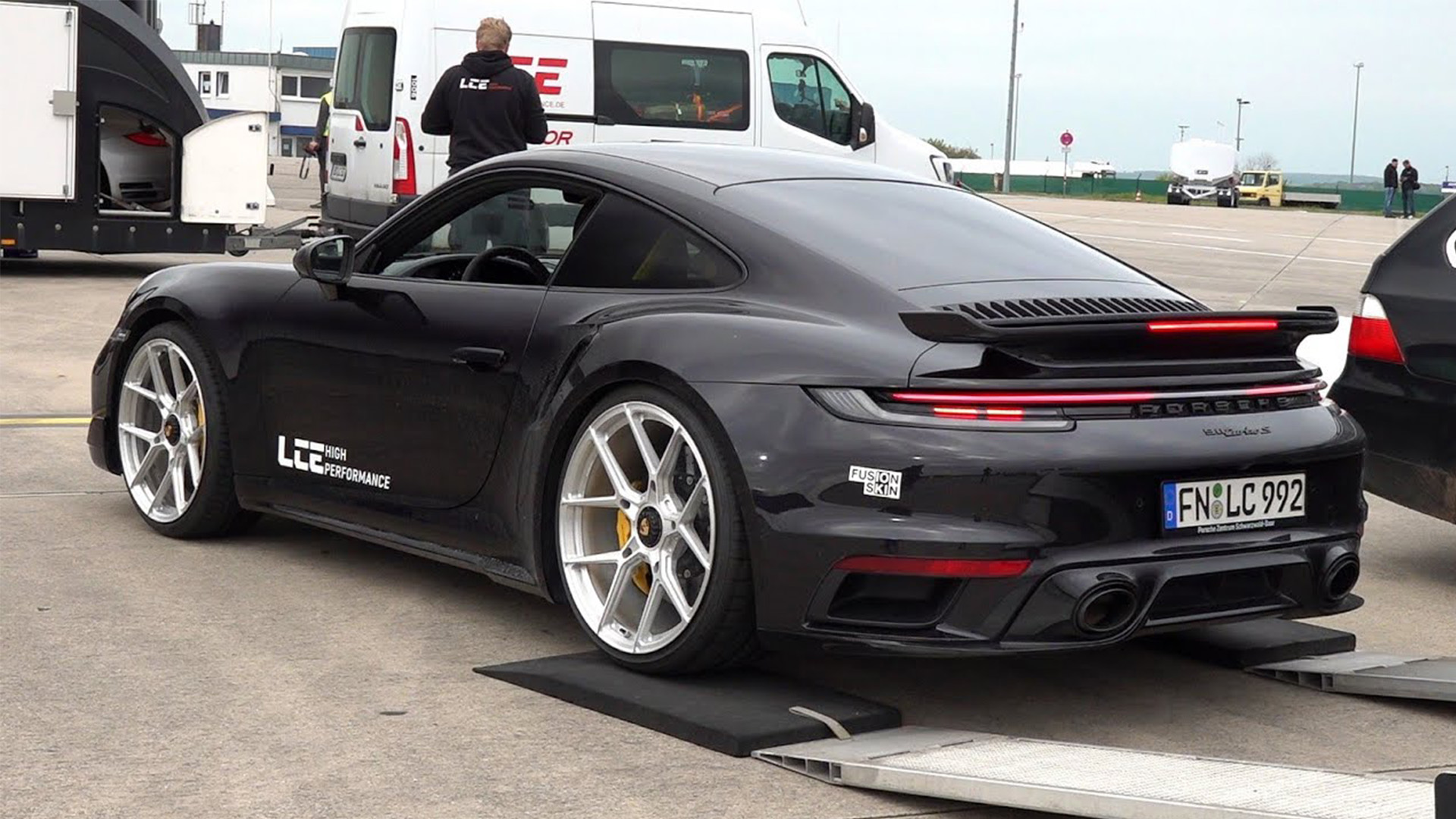 900HP Porsche 992 Turbo S LCE ES800 – Exhaust Sound, Drag Racing & VMax ...