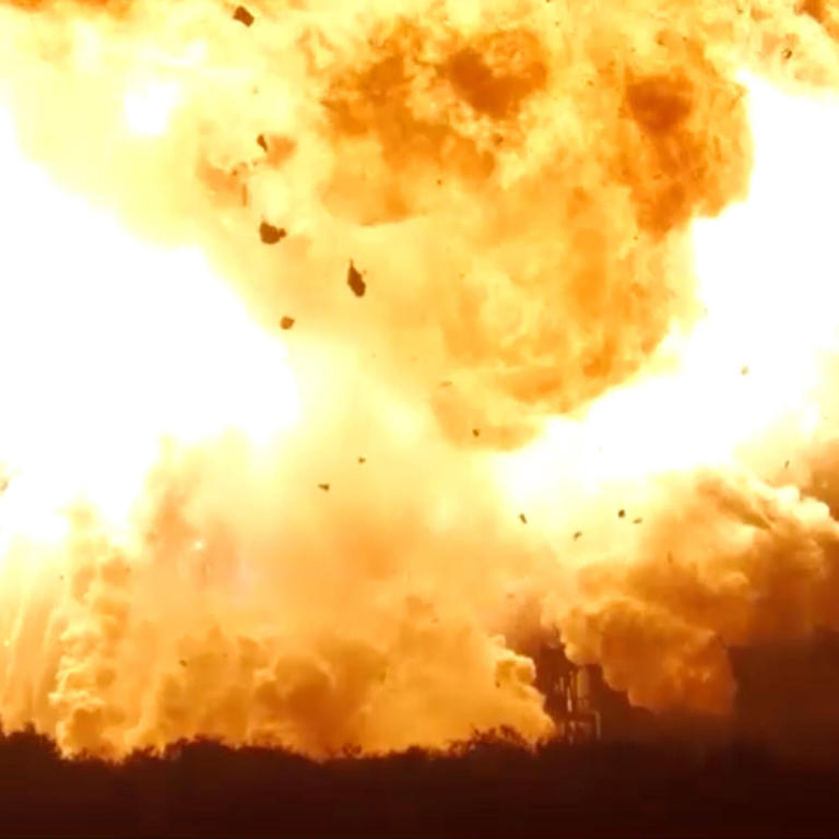 Video shows SpaceX Starship explosion at Texas launch site
