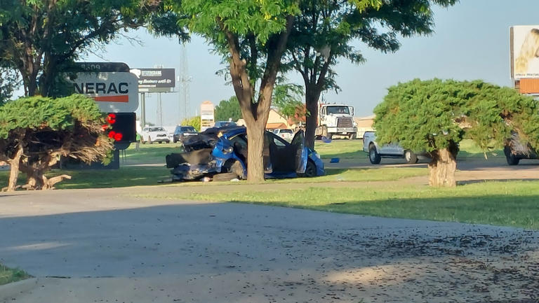 1 taken to hospital after crash near I-27 access road between Bell and ...