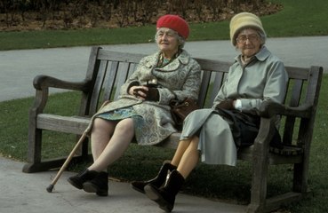 Busy social life during 50s can signify Alzheimer's disease