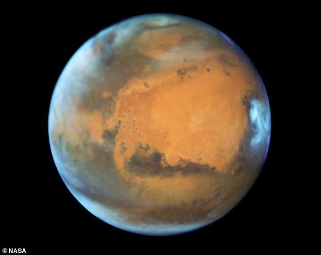 Humans will live in huge 'space oases' on Mars in 15 years, space ...