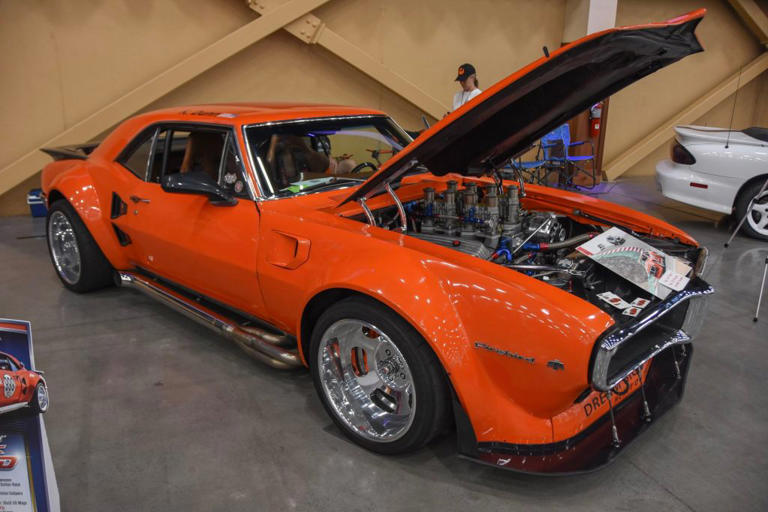 A Pontiac Celebration Rolls into Pigeon Forge, Tennessee