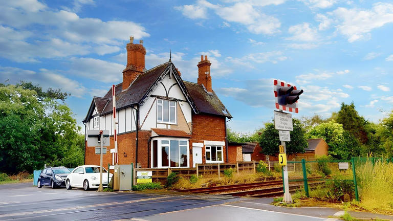 South Derbyshire former railway keeper’s cottage to go under the hammer