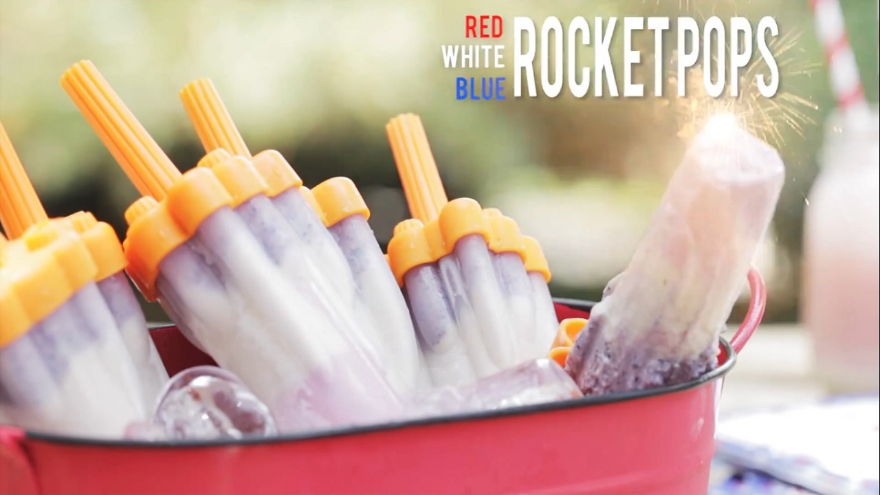 Make Multicolor Rocket Pops to beat summer heat