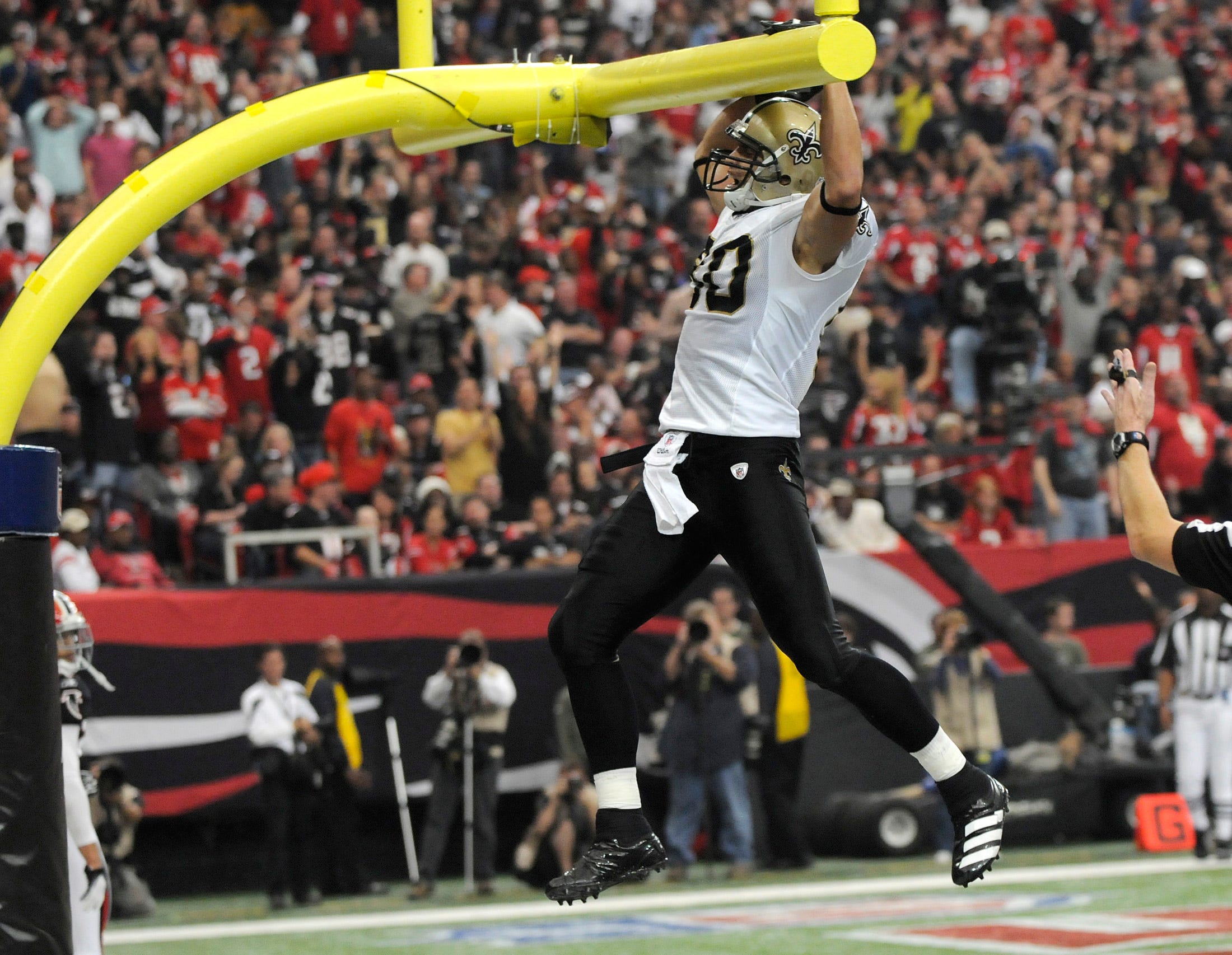 Jimmy Graham's signature touchdown dunk is the Saints Play of the Day