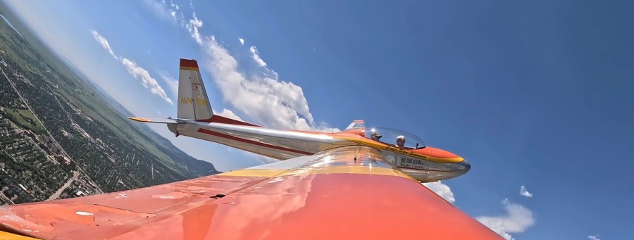 Glider-riders soar the skies in planes with no engines