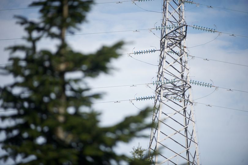 'Proceed with caution' warning as another Coventry power cut outs ...