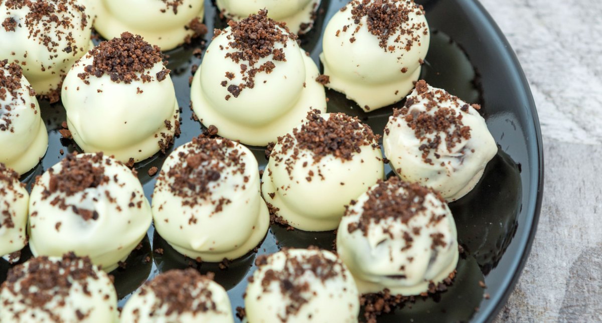 What Is White Chocolate? Two Experts Weigh In