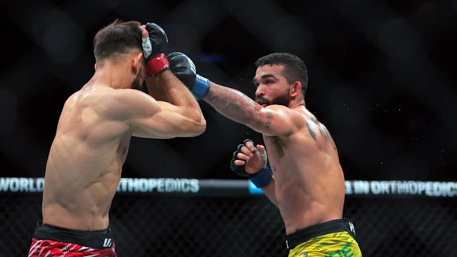 UFC Hall of Famer helps announce surprise double-signing of KSW champions