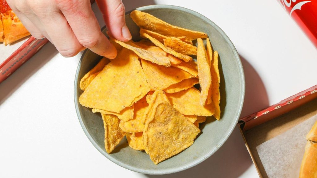 7 Junk Foods Nutritionists Say to Avoid—and 5 You Can Enjoy in Moderation