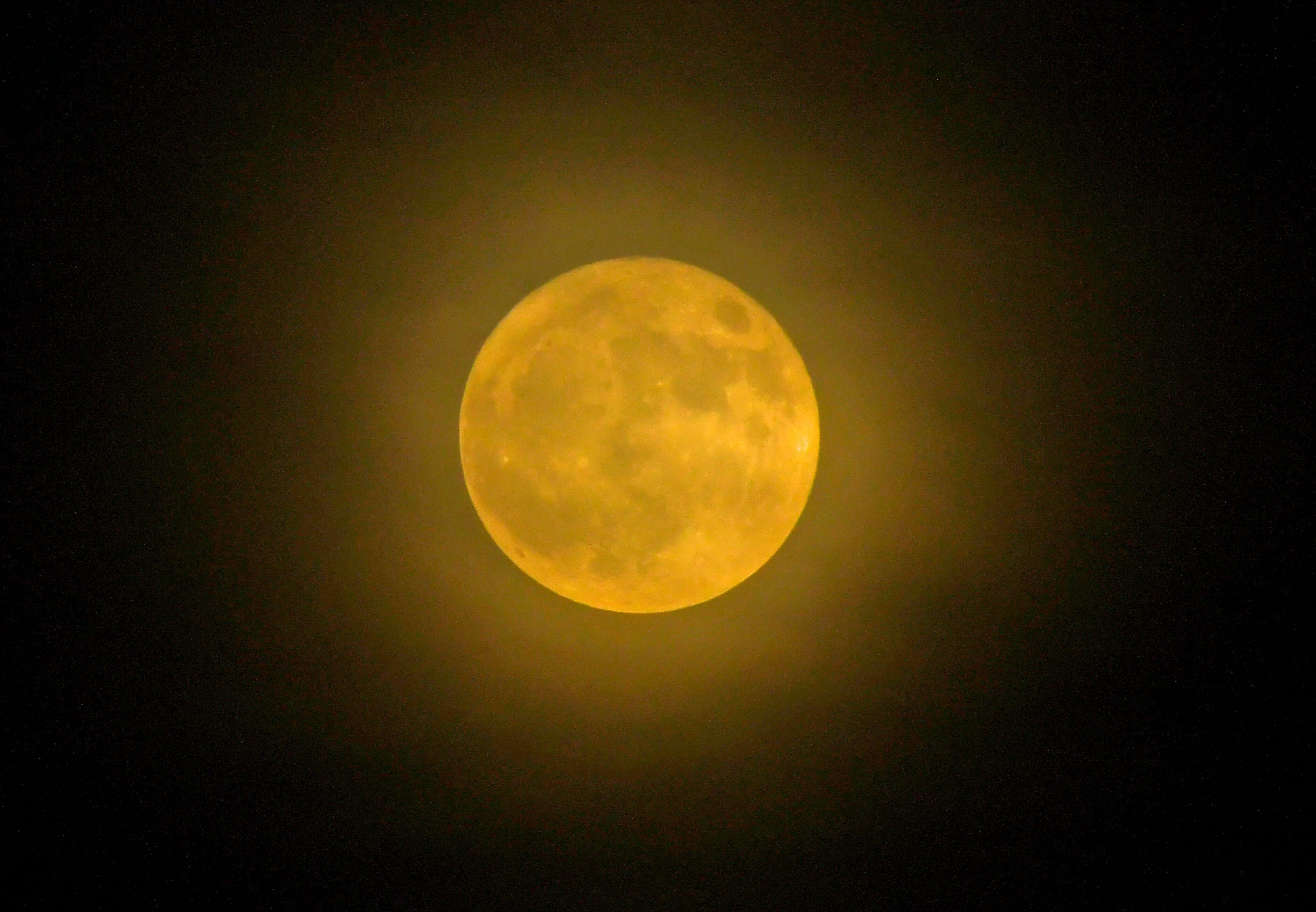 August full moon won't just be beautiful. It will have 'celestial bonus ...