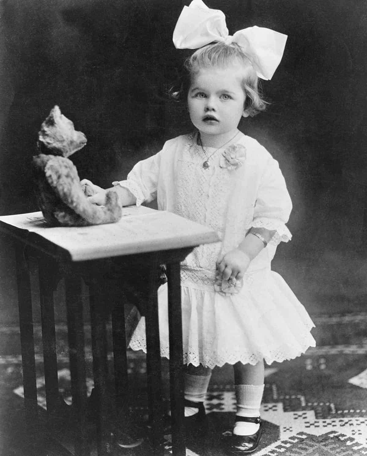 20 Childhood Photos of Old Hollywood Stars