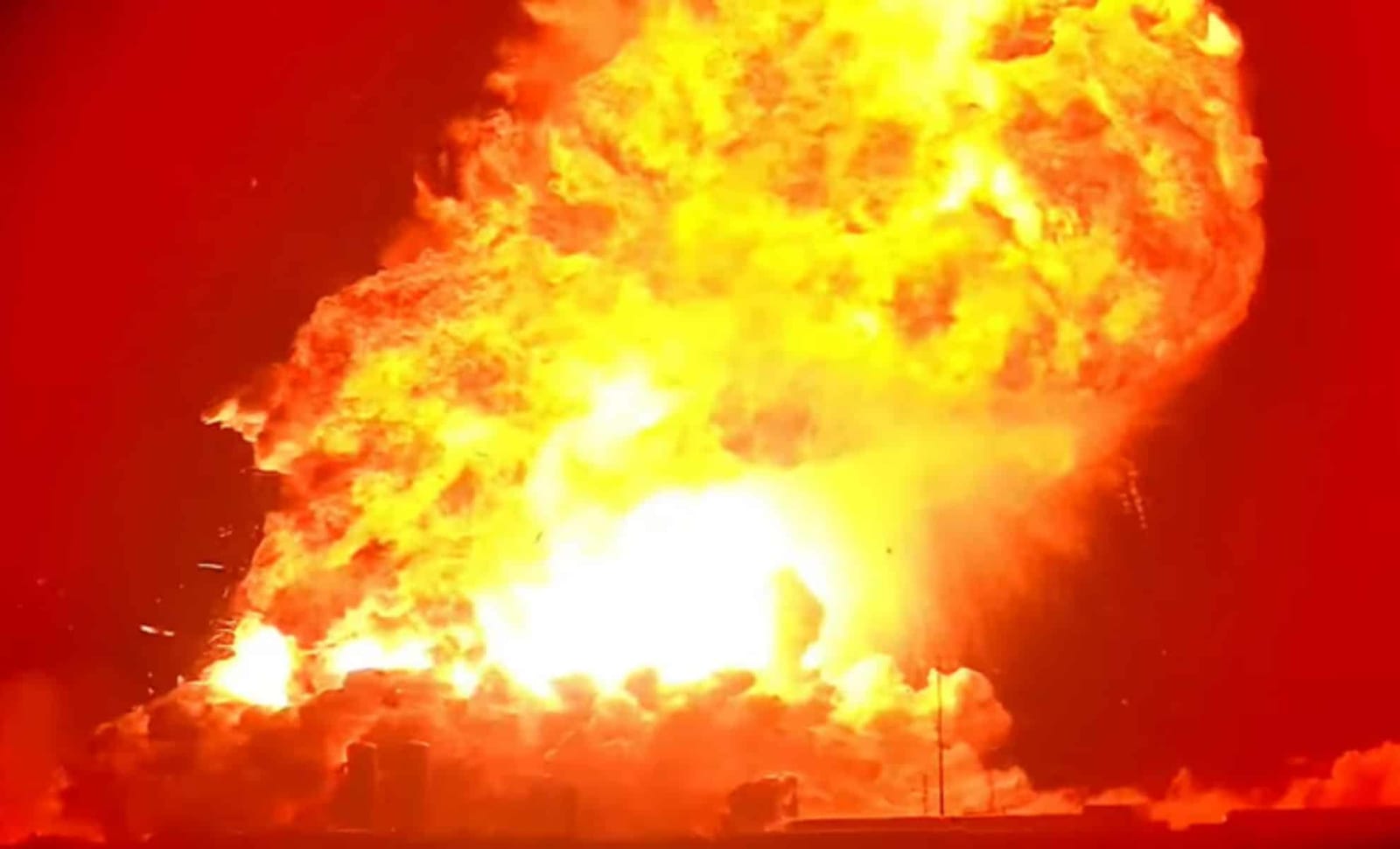 SpaceX Starship Explosion Shakes Texas Launch Site Ahead of Major Test