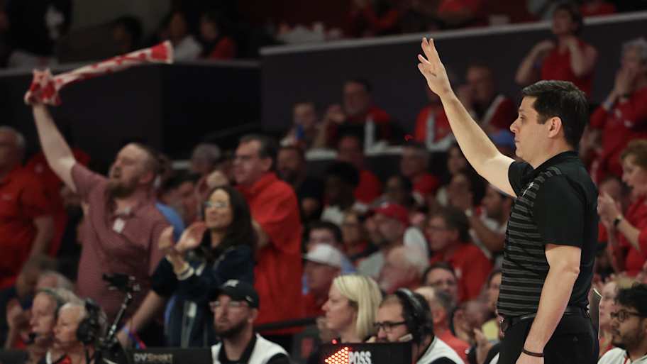 Watch: Cincinnati Bearcats Basketball Team Has Fun Away From Summer ...