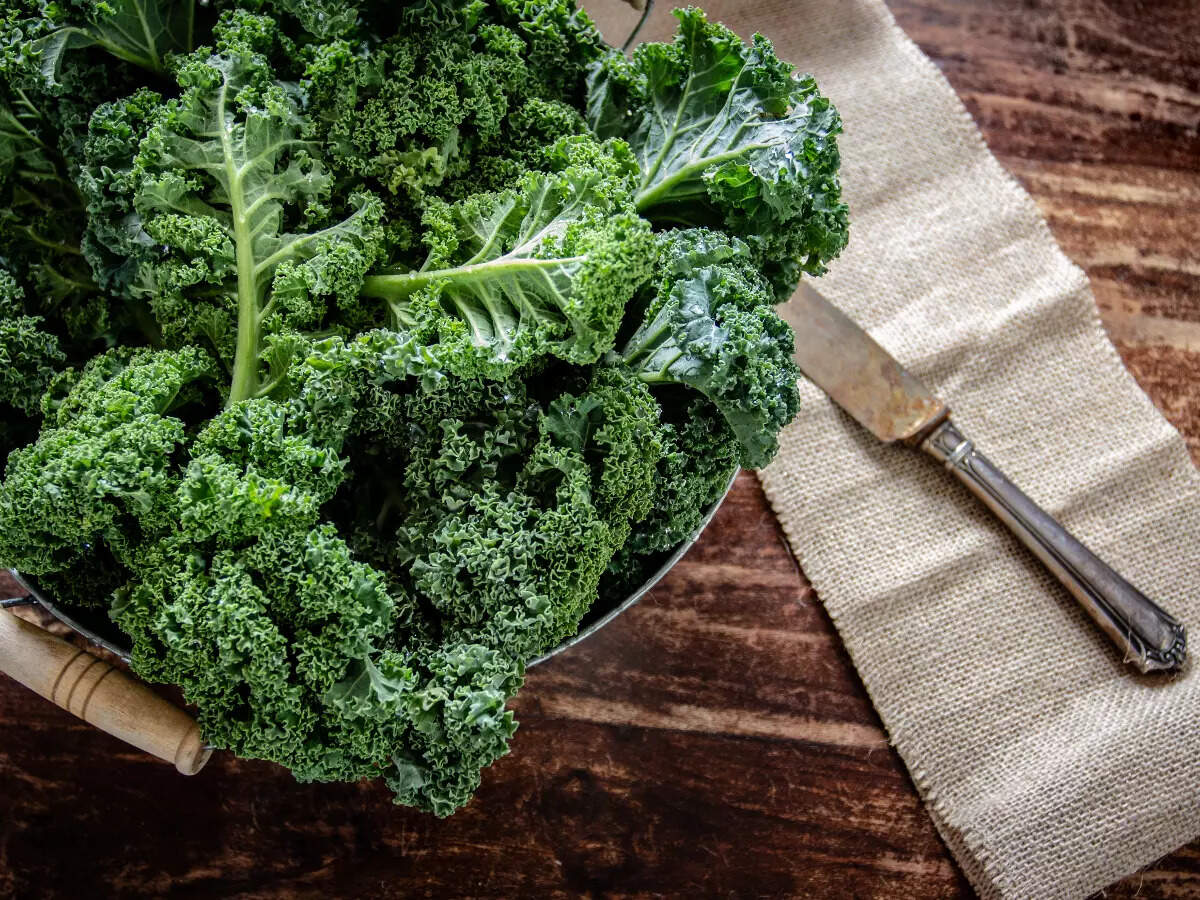 6 green superfoods that naturally keep the gut healthy