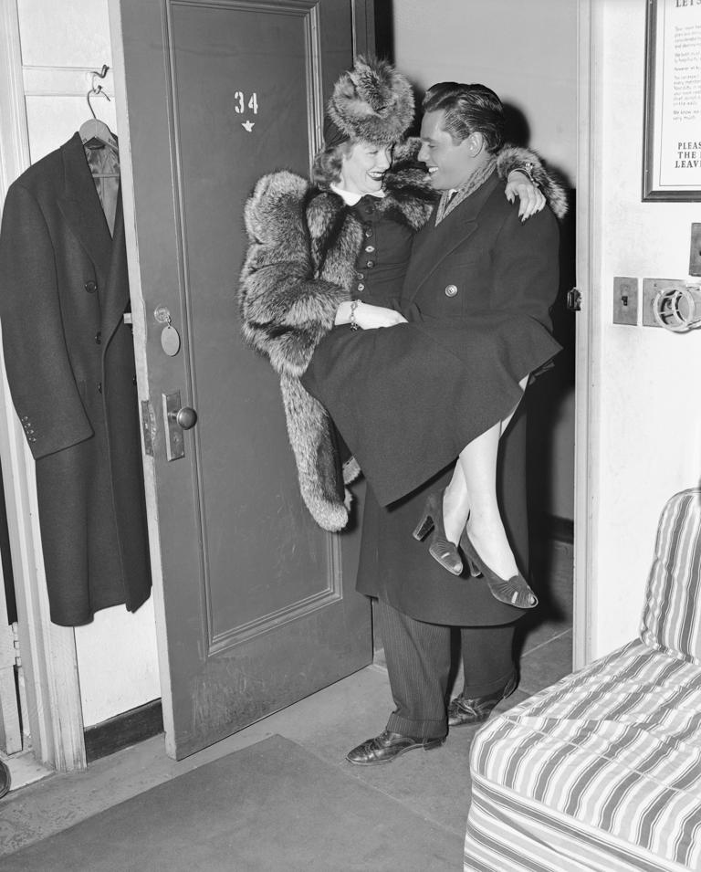 Young Lucille Ball & Desi Arnaz: Rare Photos Before 'I Love Lucy'