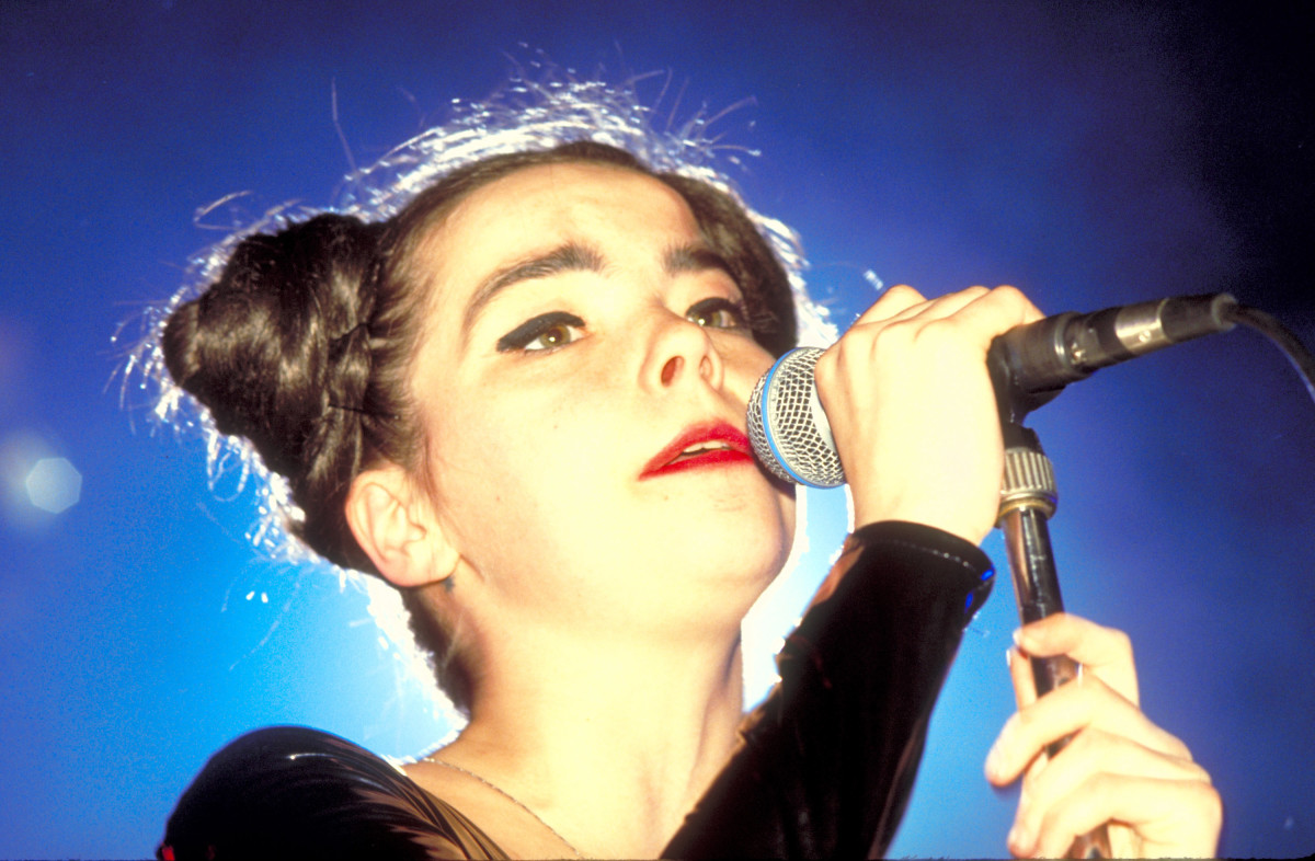 Iconic '90s Singer, 59, Stuns Fans With 'Insanely Exciting' Career Pivot