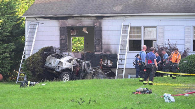 Driver dead after car crashes into Manhasset Quaker Meeting House ...