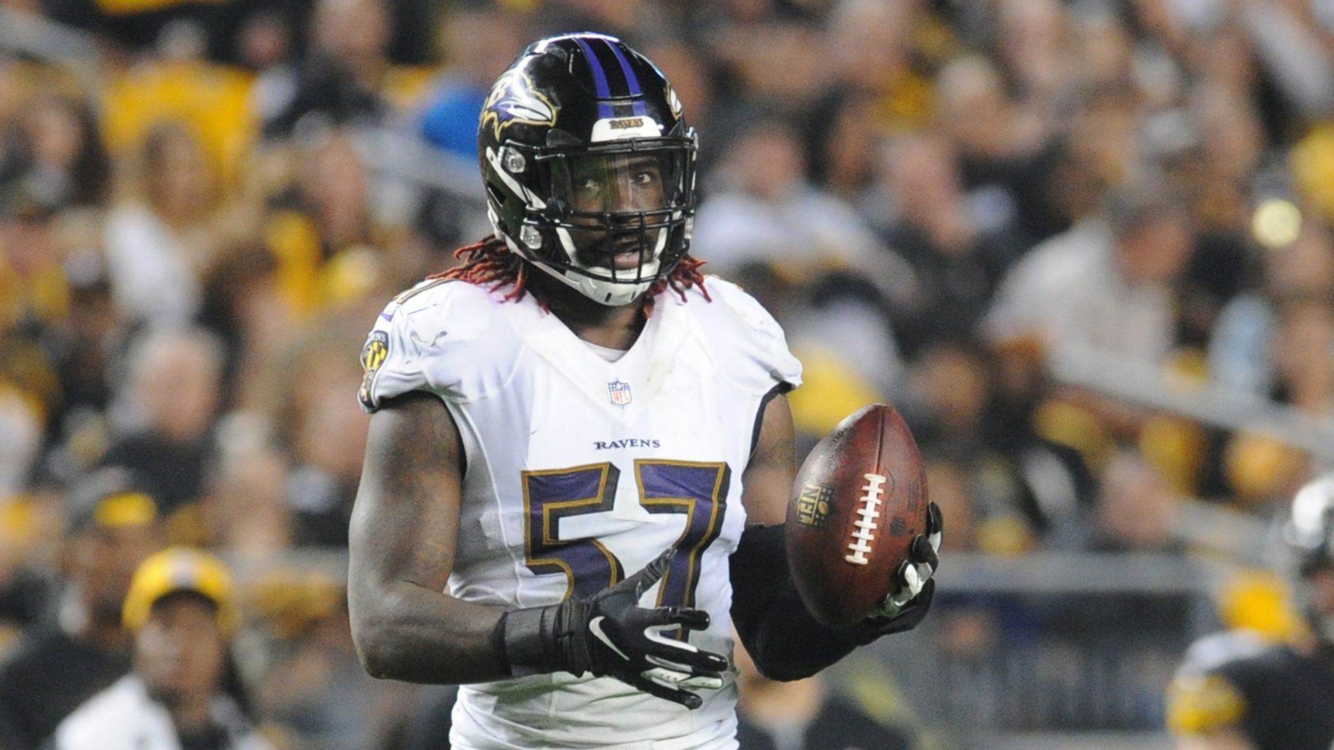 Former Ravens linebacker C.J. Mosley announces retirement