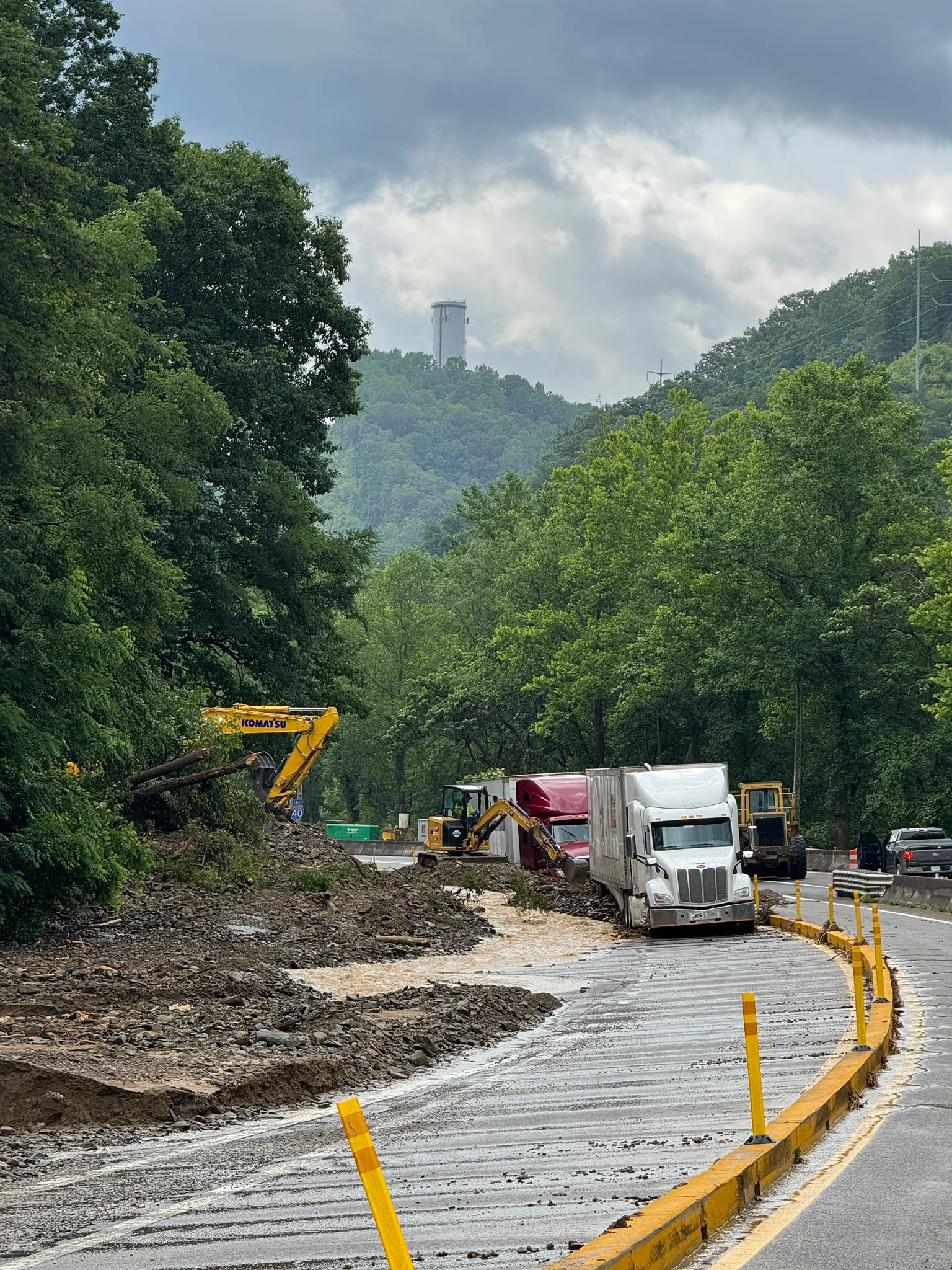 Renewed flooding, mudslides prompt weeks-long closure of I-40 at ...
