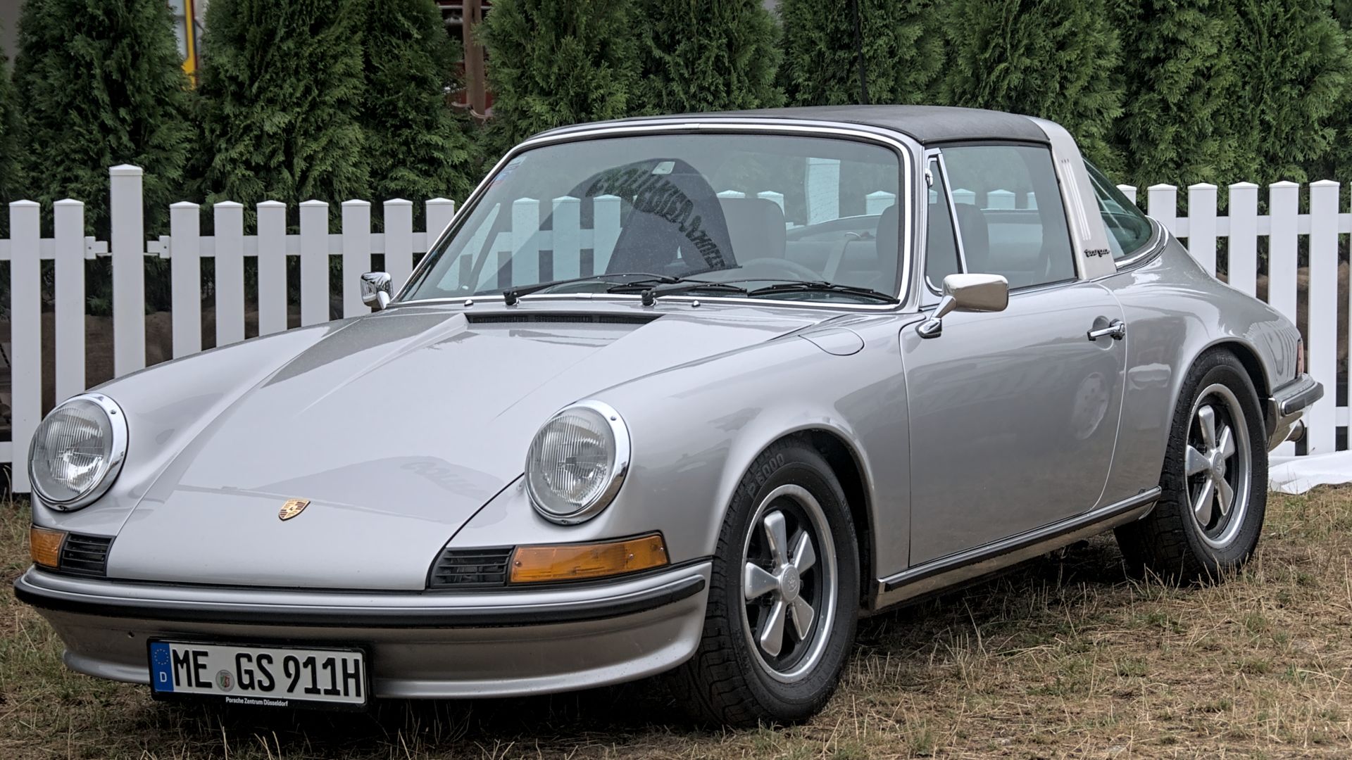 20 Iconic Cars That Have Engines In The Back