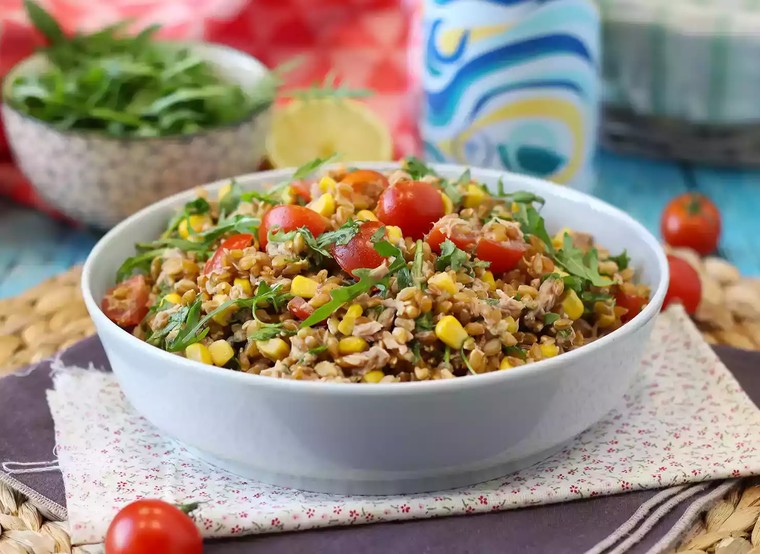 Ensalada de espelta con atún y tomates cherry: una receta ligera y ...