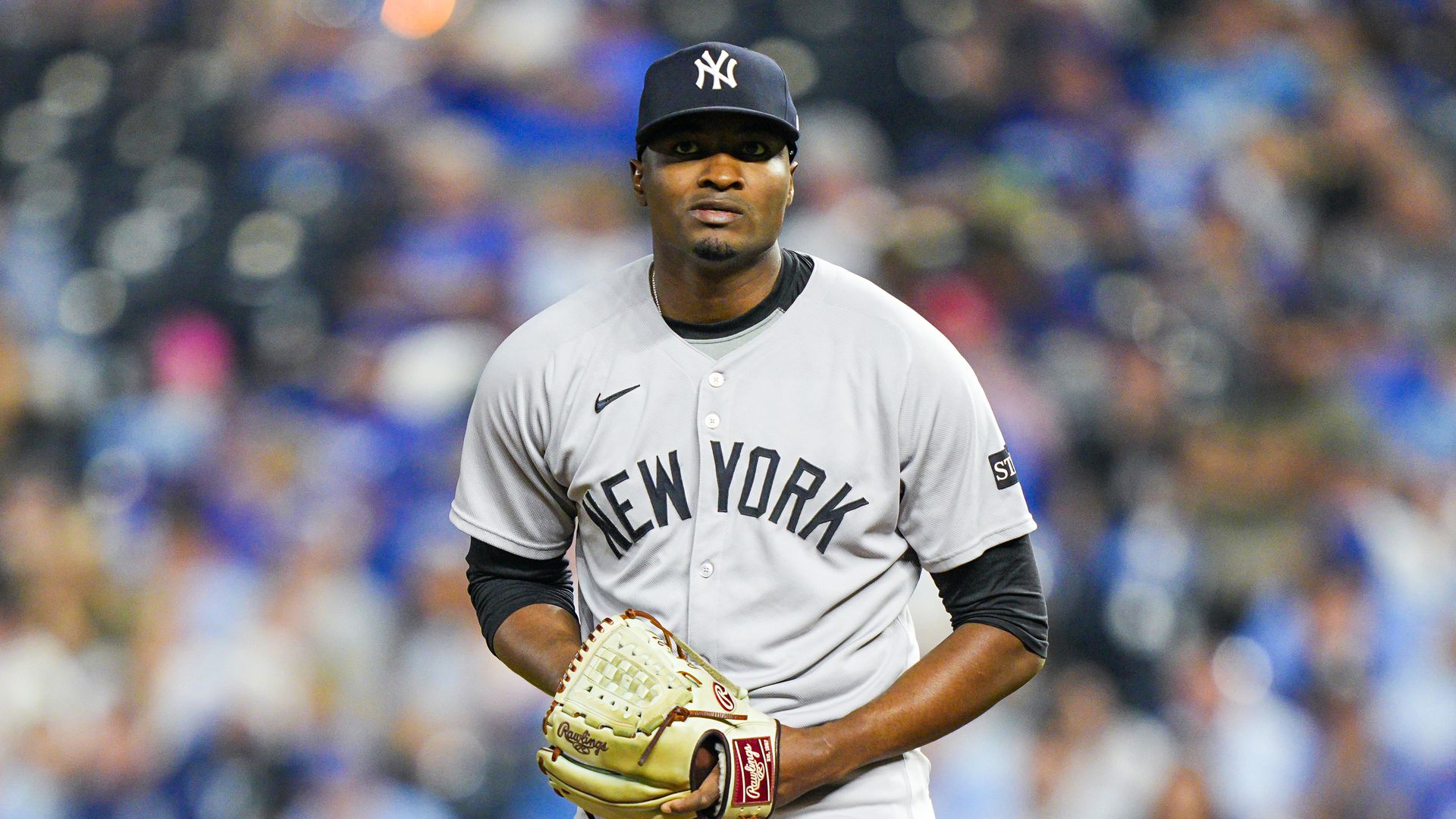 Yankees promote Sandridge, place De Los Santos on IL