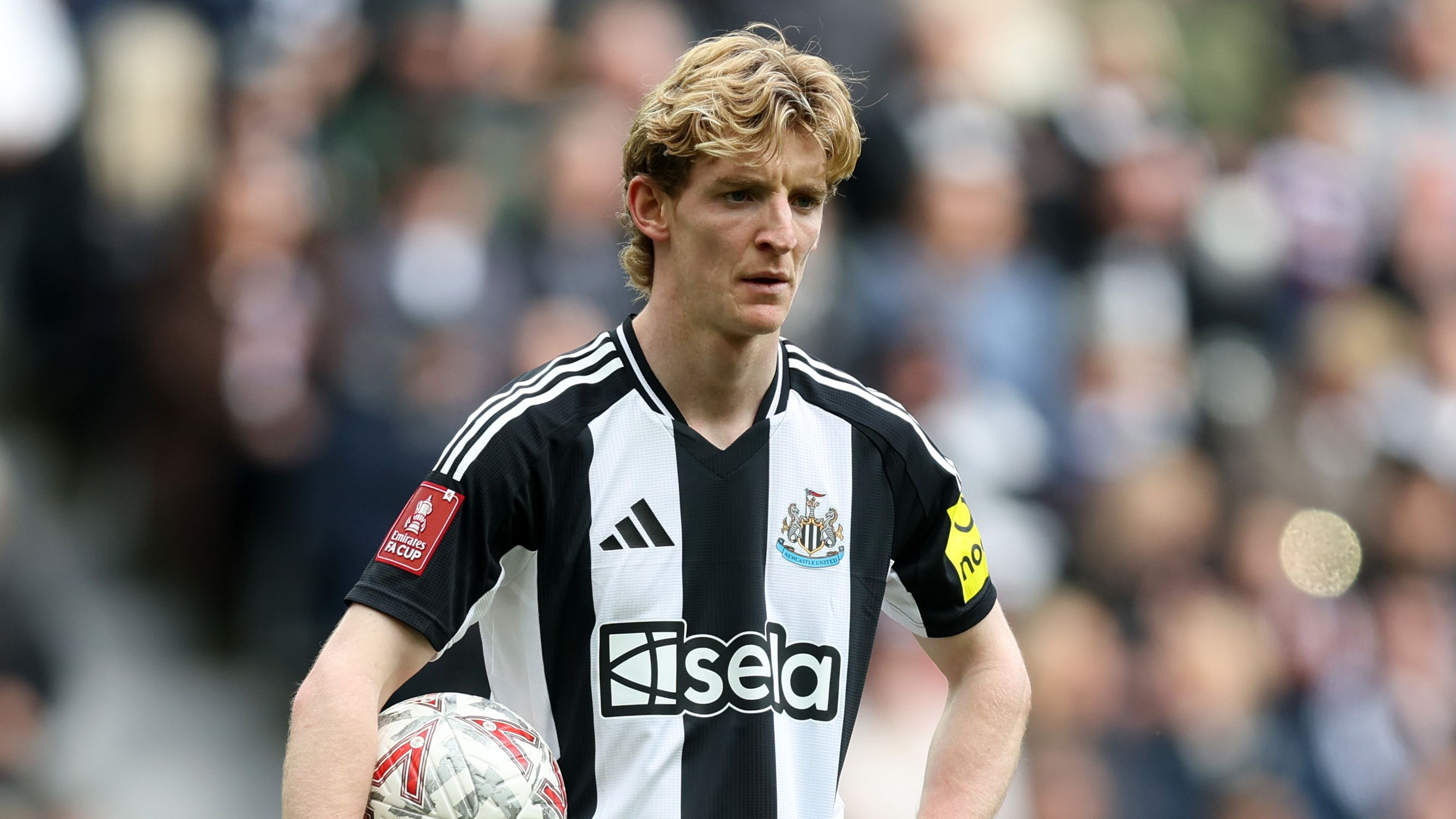 Anthony Gordon salary: How much does Newcastle United star earn per ...