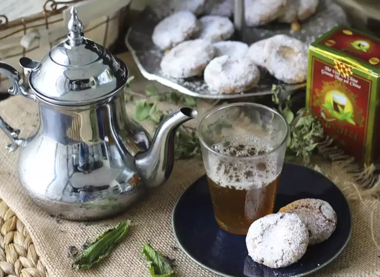 Cómo preparar el auténtico té marroquí con hierbabuena