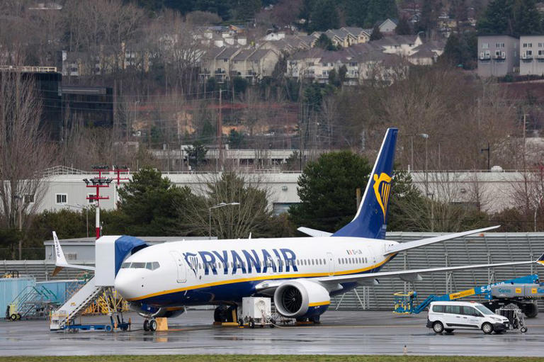 Ryanair plane crashes on runway after passengers experience 'severe ...