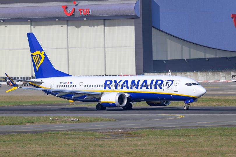 Ryanair plane crashes on runway after passengers experience 'severe ...