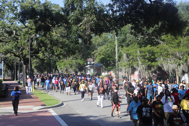 Savannah Mayor leads second annual Juneteenth Walk to the River to ...