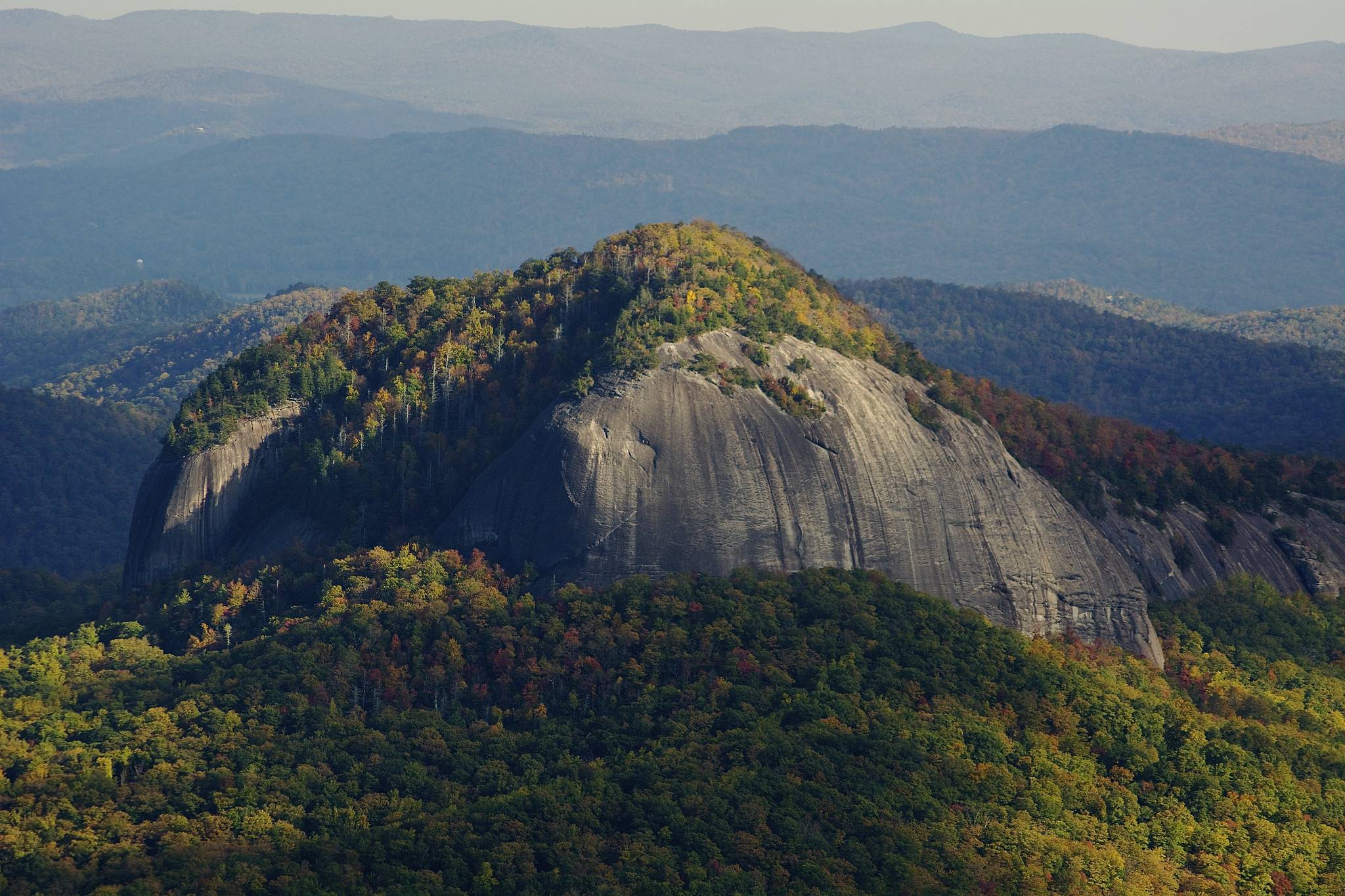 The Science Behind North Carolina’s Astonishing Looking Glass Rock