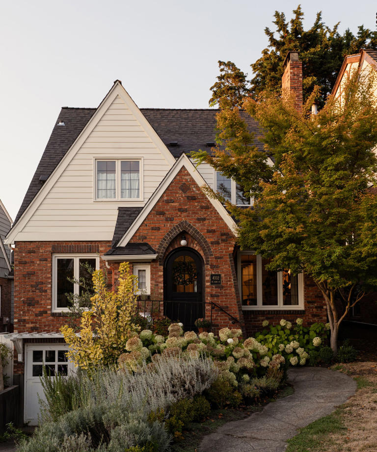How a thoughtful remodel turned a chaotically laid out Tudor Revival ...