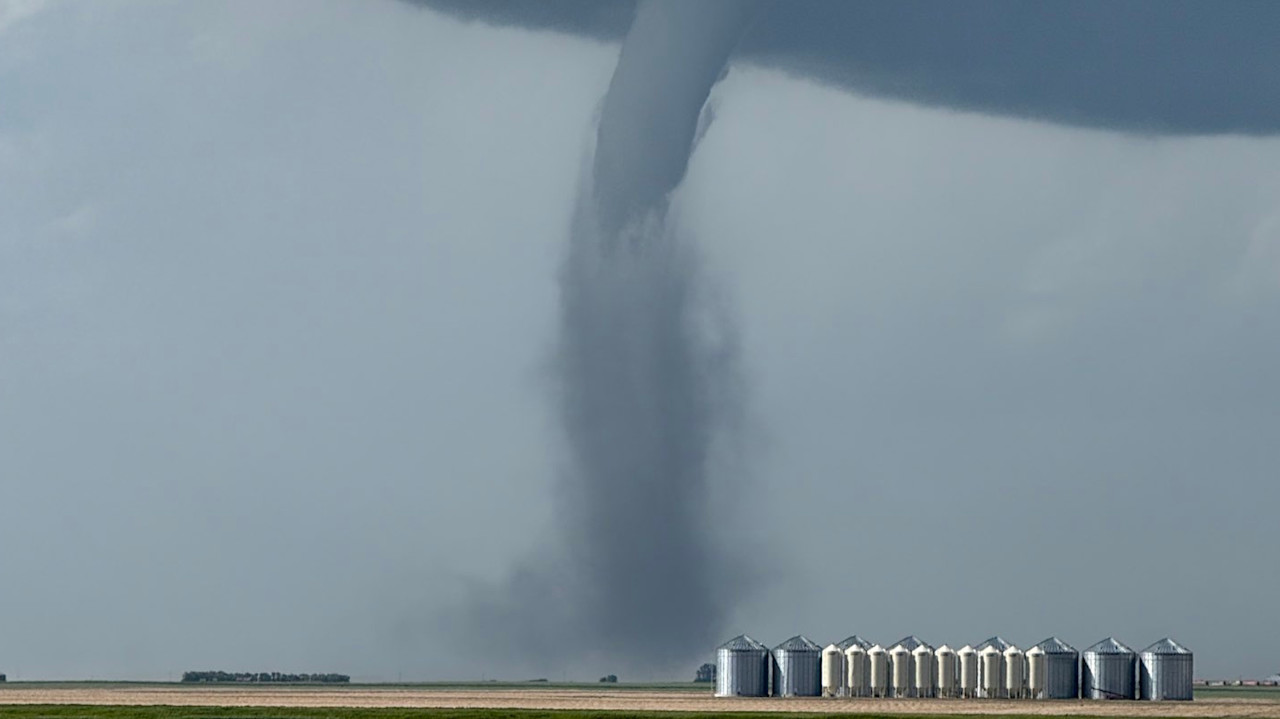 PHOTOS: Tornado hits Saskatchewan as severe storms pelt Prairies