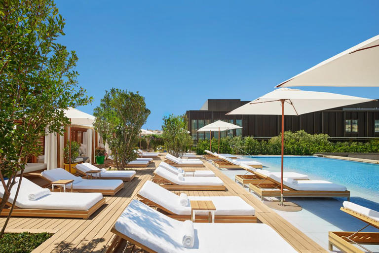 How and why to earn Marriott Ambassador Elite status