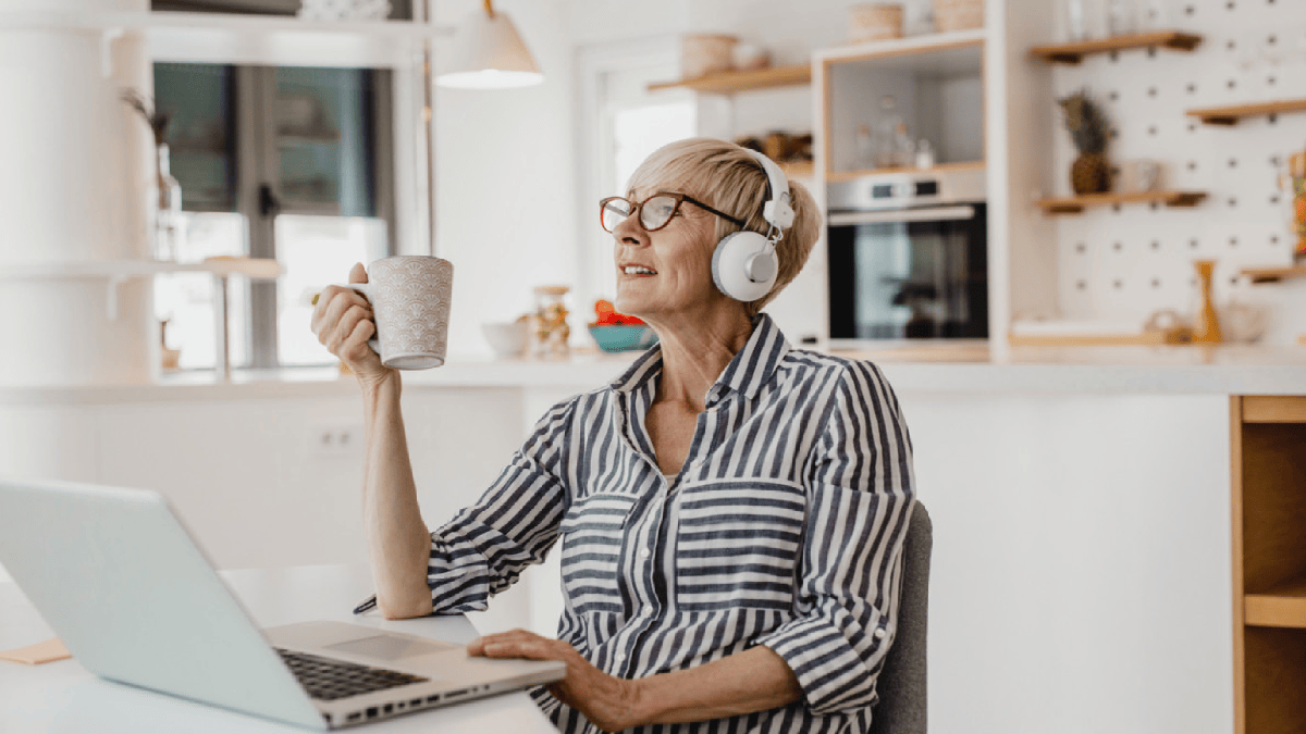 Retirement Reboot: 8 Great Jobs for Seniors That Pay Weekly