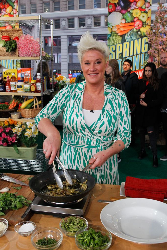 Se desvela la trágica causa de la muerte de Anne Burrell, la chef más ...